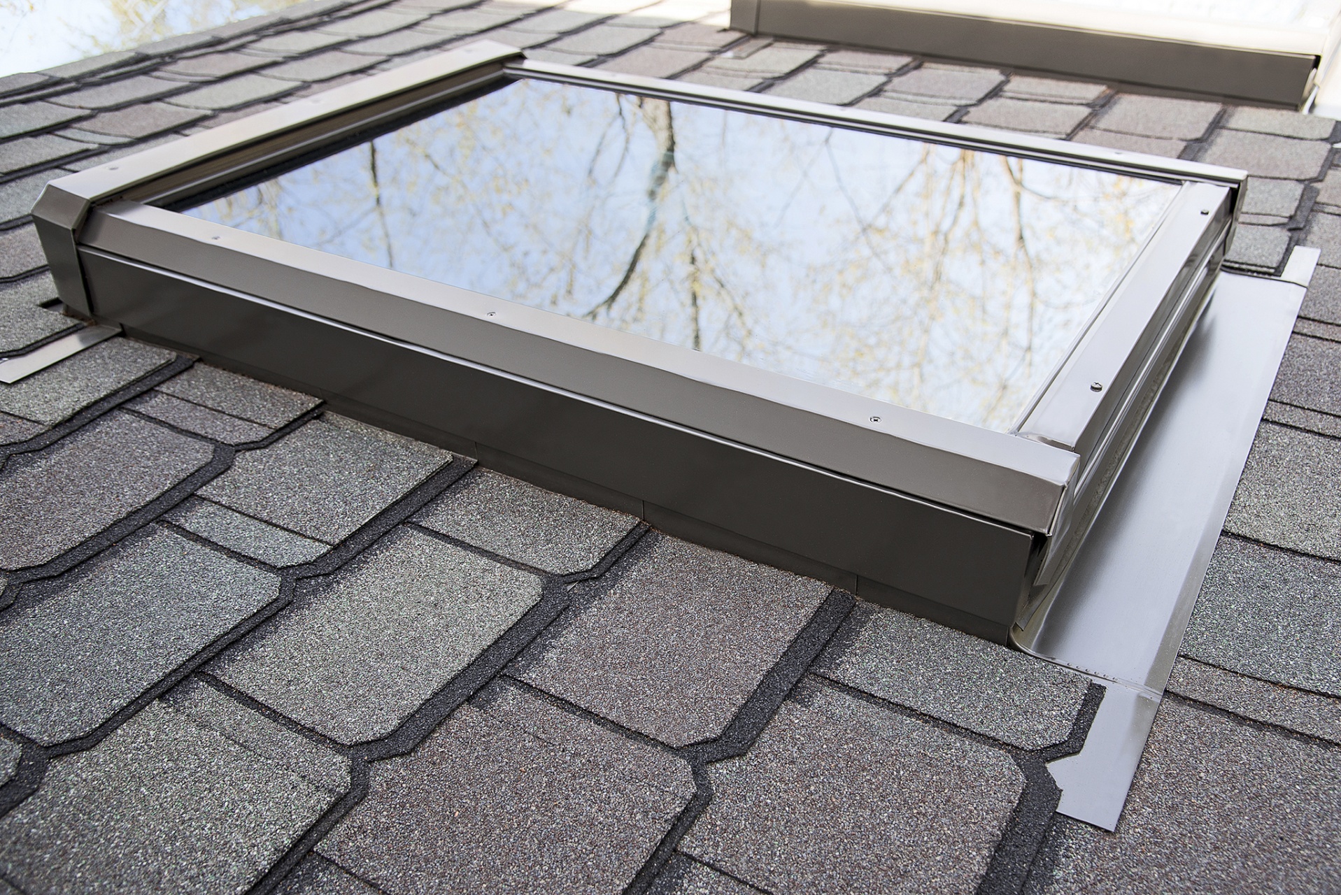 Deck Mounted Manual Venting Skylight FV - FAKRO